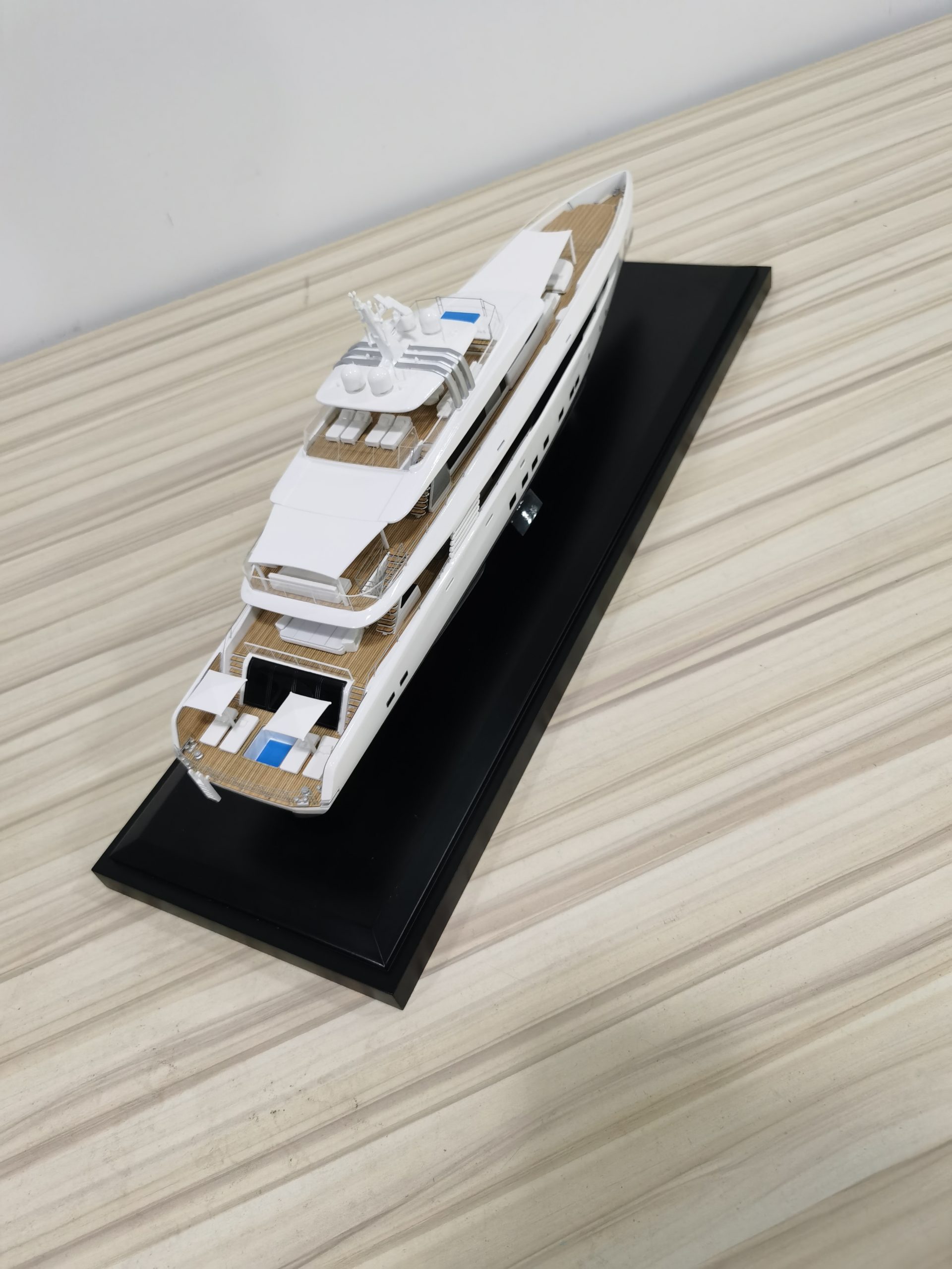 Edmiston 499 GT - Premier Ship Models AE