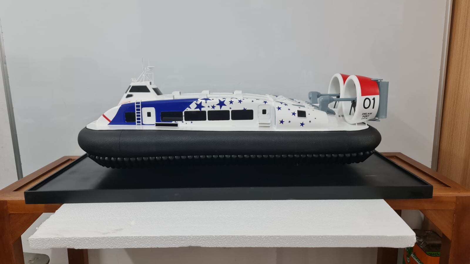 Griffon Hoverwork 12000TD - Premier Ship Models